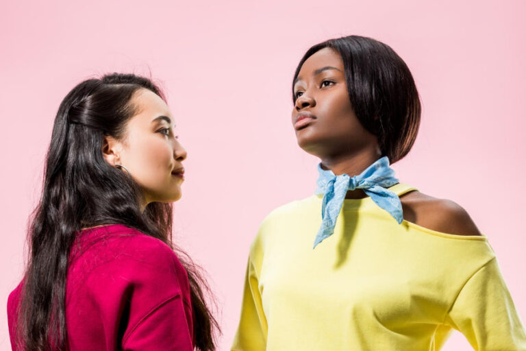 11 Solid Reasons Why Your Friend Doesn't Maintain Eye Contact with You ...